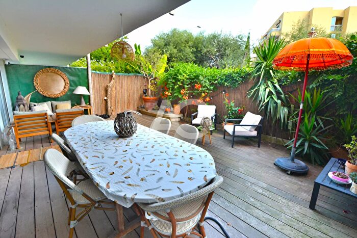 Appartement à vendre - Antibes - 3 pièces - 2 chambres