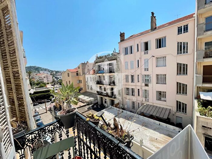 Appartement à louer - Cannes, Carnot - 2 pièces - 1 chambre