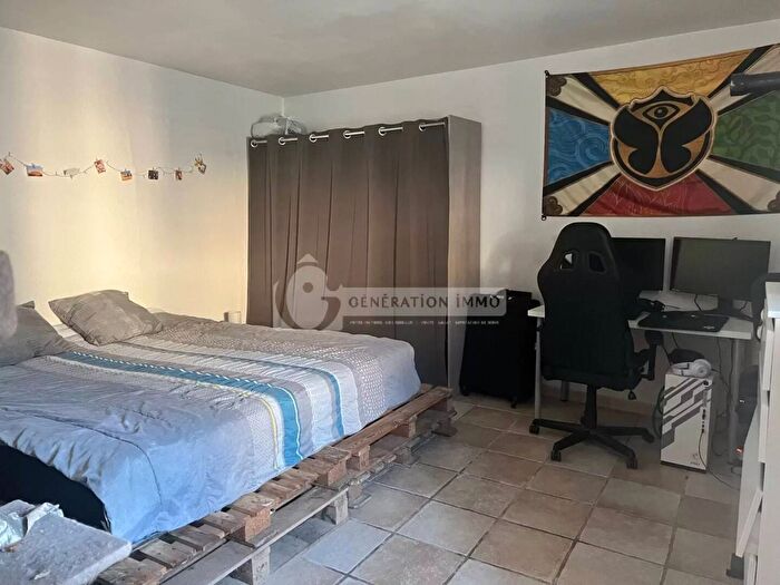 Appartement à louer - Centre Ville, Saint-Rémy-de-Provence - 3 pièces - 2 chambres