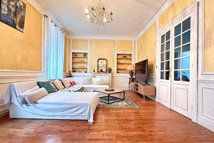 Appartement à vendre - Reims, Centre-ville - 5 pièces - 3 chambres