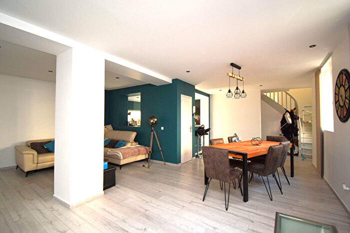 Dreux, Centre-ville : Appartement 5 pièces à louer