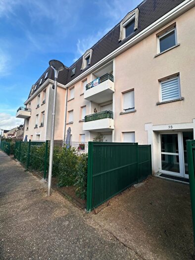 Appartement à louer - Pontault-Combault, Centre commercial - 4 pièces - 3 chambres