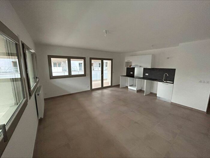 Appartement à louer - Corniche Fleurie, Nice - 3 pièces - 2 chambres