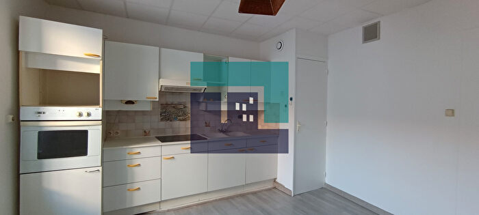 Appartement à louer - Roquefort-des-Corbières - 4 pièces - 2 chambres