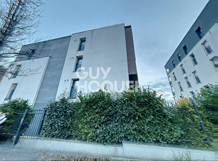 Appartement à louer - Garges-lès-Gonesse, Les Doucettes - 3 pièces - 2 chambres