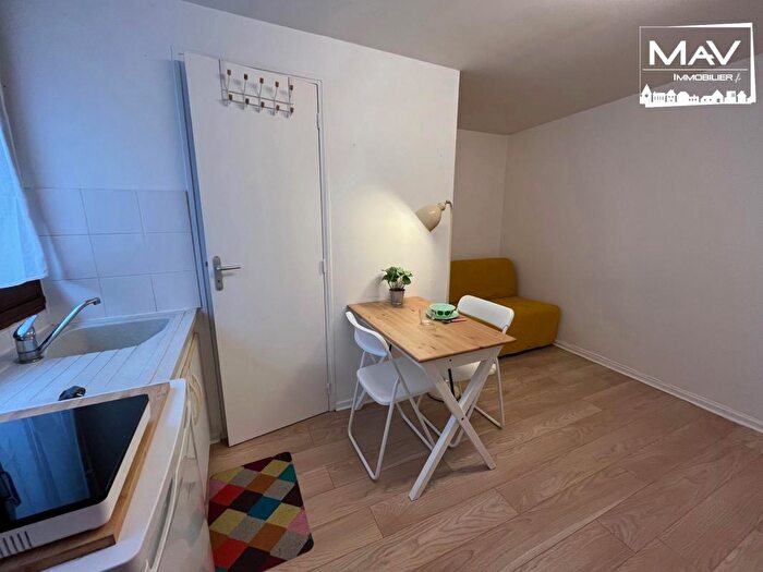 Appartement à louer - Villeneuve-dAscq, Pres, Flers Bourg, Château - 1 pièce