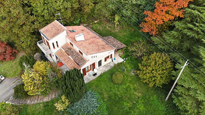 Maison à louer - Frontonas - 6 pièces - 4 chambres