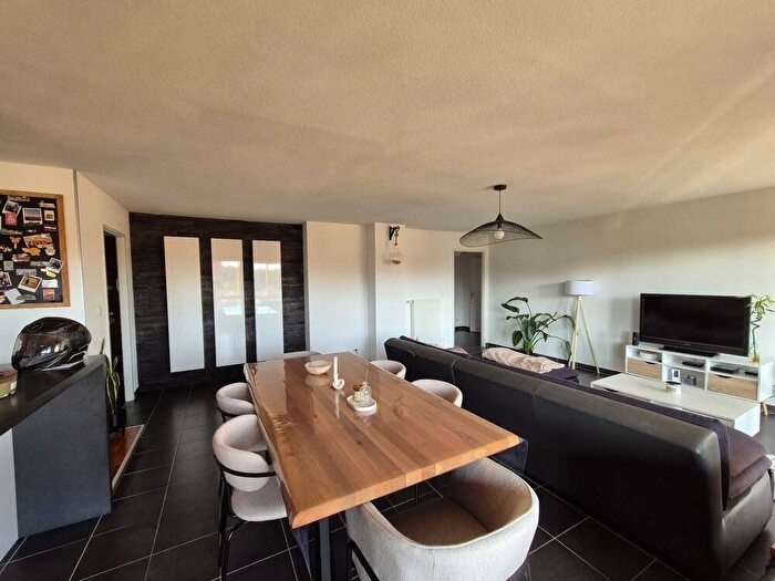 Appartement à louer - Nord, Morteau - 4 pièces - 3 chambres