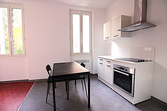 Aubagne, Centre-ville, Beaumond : Appartement 2 pièces à louer