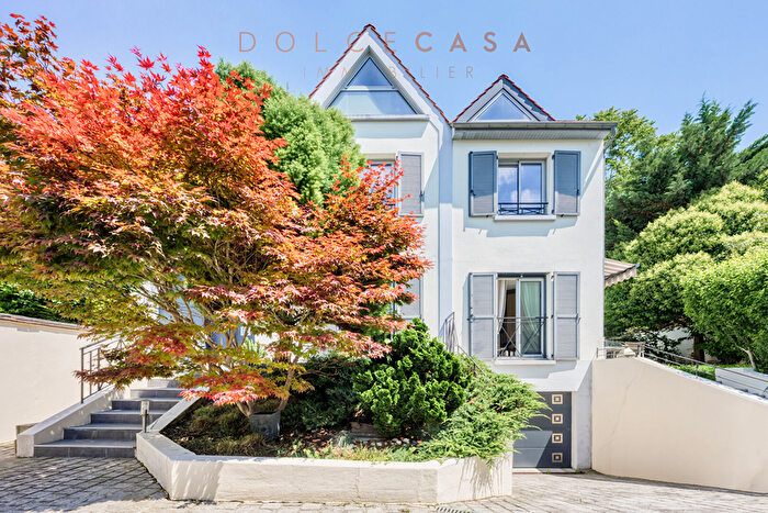 Maison à vendre - Bry-sur-Marne, Maisons Rouges, Saint-Camille, Plâteau - 8 pièces - 5 chambres