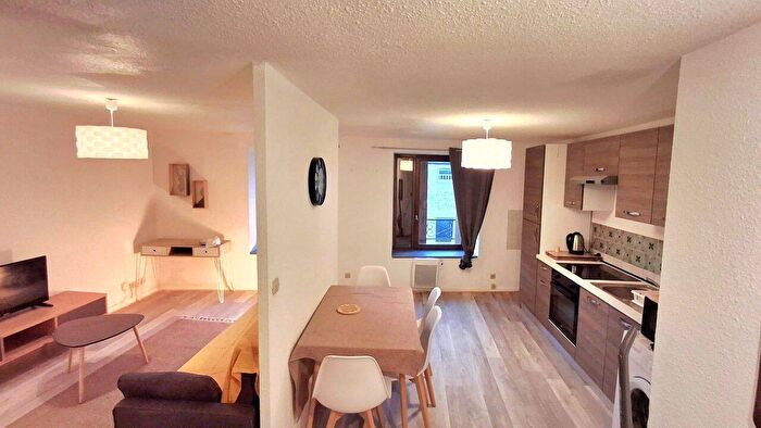 Saint-Sauveur-en-Rue : Appartement 1 pièce à louer