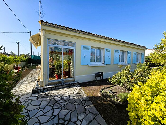 Maison à vendre - Montendre - 4 pièces - 3 chambres