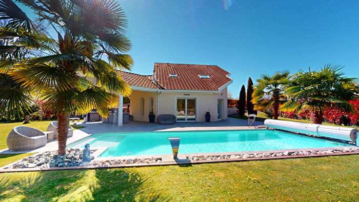 Maison à vendre - Voiron - 7 pièces - 5 chambres