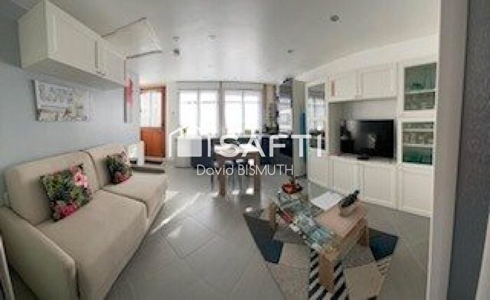 Abbeville, Centre-ville : Maison 1 pièce à vendre