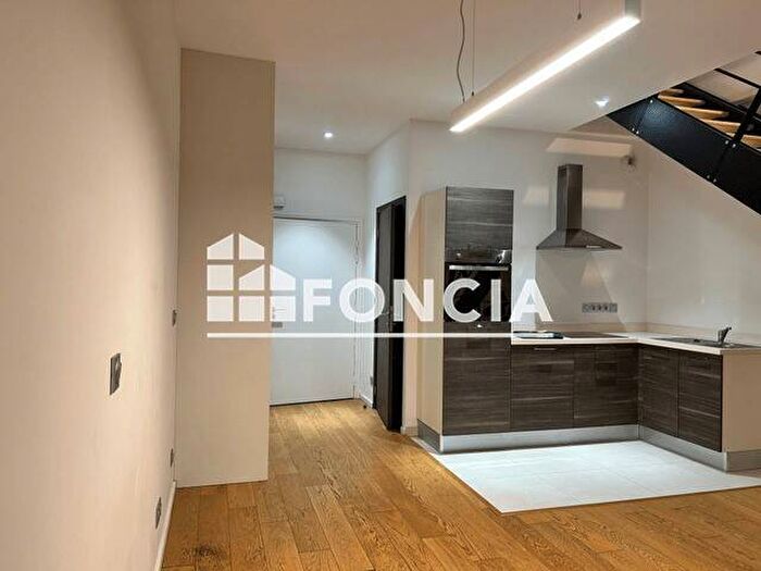 Appartement à louer - Centre-Neuf Bourg-Quesnoy-Delsaux-Musée-Cannoniers-Gare, Valenciennes - 2 pièces - 1 chambre