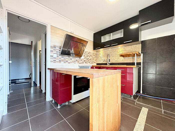 Appartement à louer - Nîmes, Grézan - 2 pièces - 1 chambre