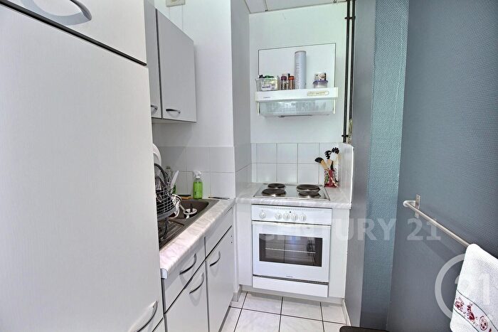 Saint-Avold, Centre-ville, Felsberg, Route de Dourd'Hal : Appartement 2 pièces à louer
