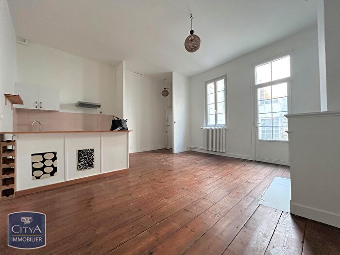 Appartement à louer - Saintes, Centre-ville - 2 pièces - 1 chambre