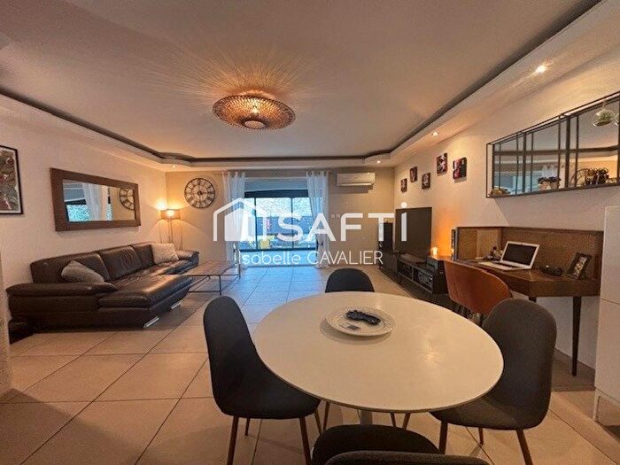 Maison à vendre - Saint-Saturnin-lès-Avignon - 6 pièces - 4 chambres