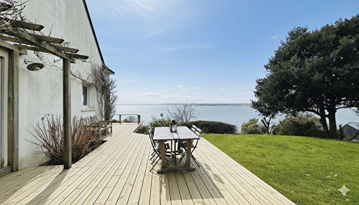 Maison à vendre - Roscanvel - 8 pièces - 5 chambres