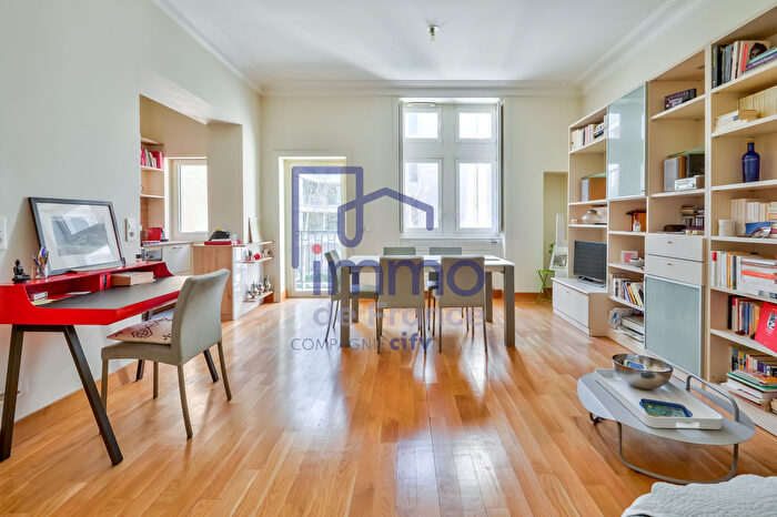 Appartement à vendre - Lyon e  - 3 pièces - 2 chambres