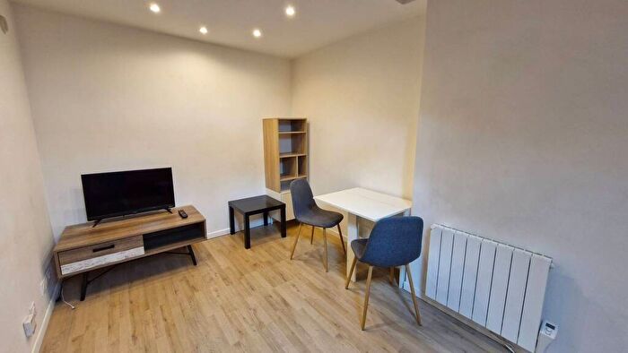 Appartement à louer - Sans Souci-Dauphiné, Lyon ème arrondissement - 1 pièce