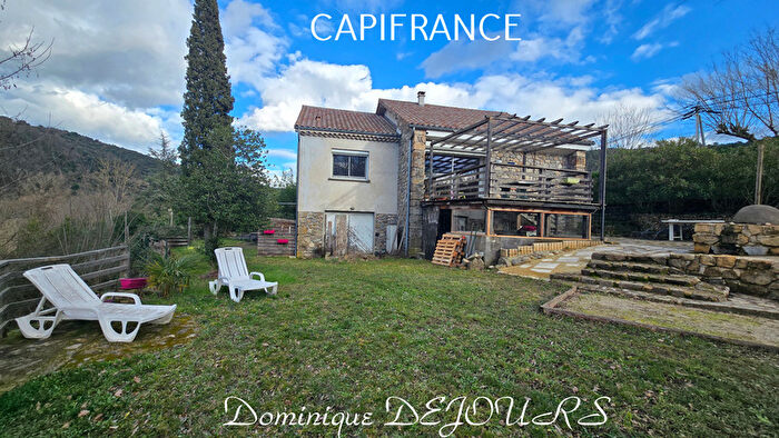 Maison à vendre - Saint-Fortunat-sur-Eyrieux - 7 pièces - 5 chambres