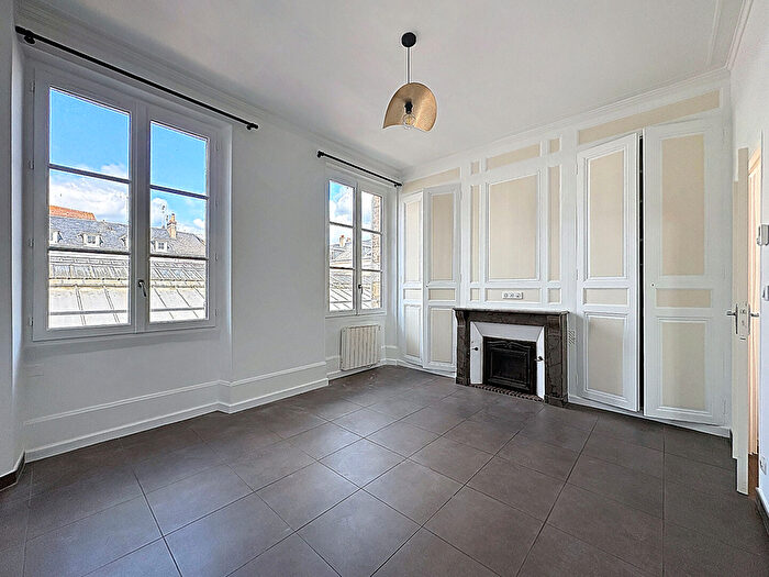 Appartement à louer - Chartres, Centre-ville - 1 pièce