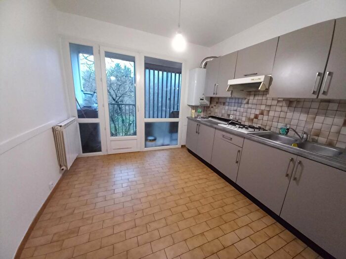 Appartement à louer - Jean-Jaures-Ravezie, Le Bouscat - 3 pièces - 2 chambres