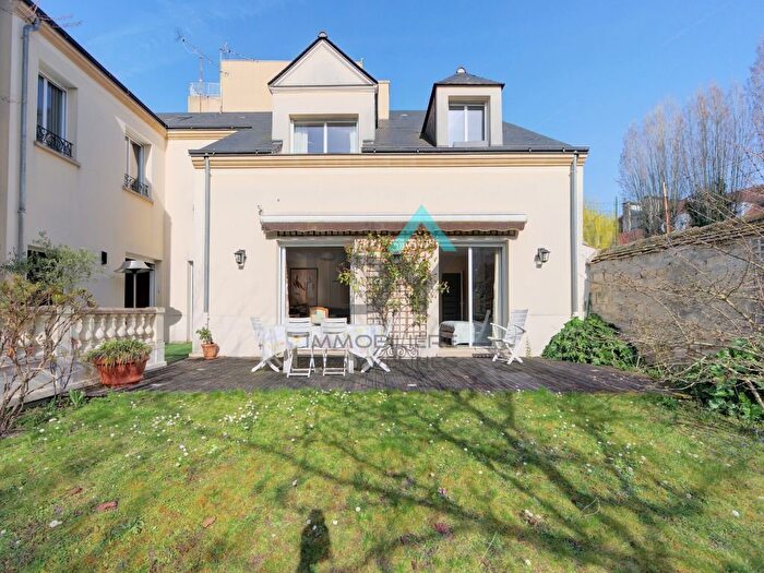 Maison à vendre - Saint-Germain-en-Laye, Centre-ville, Quartiers forestiers - 8 pièces - 5 chambres