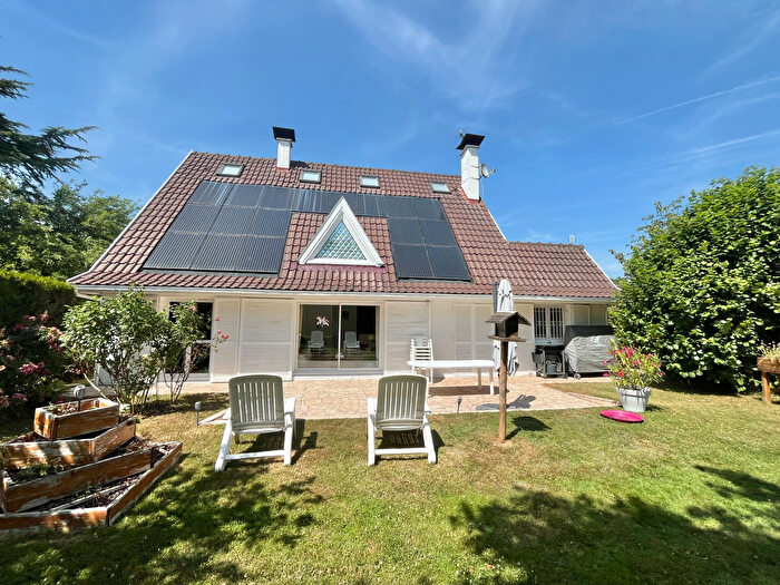 Maison 8 pièces à vendre à Cernay-la-Ville