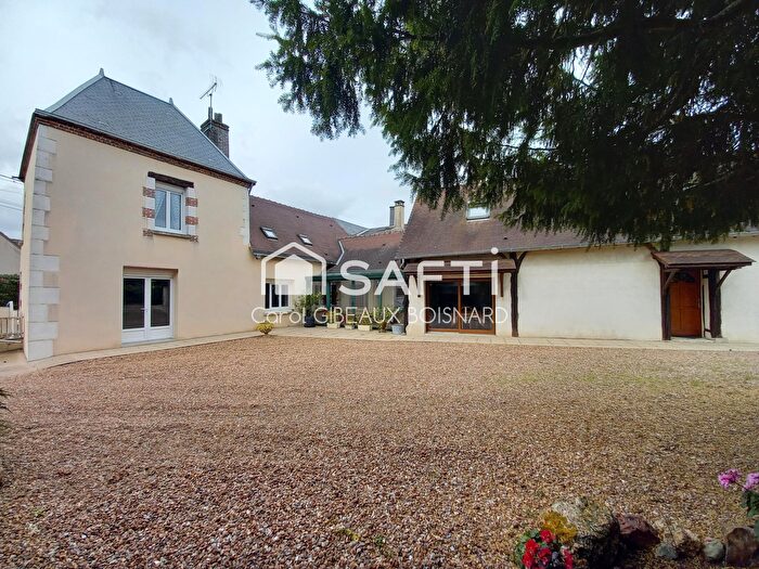 Maison à vendre - Cloyes-sur-le-Loir - 8 pièces - 5 chambres