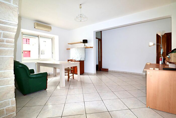 Maison à vendre - Villemoustaussou - 5 pièces - 3 chambres