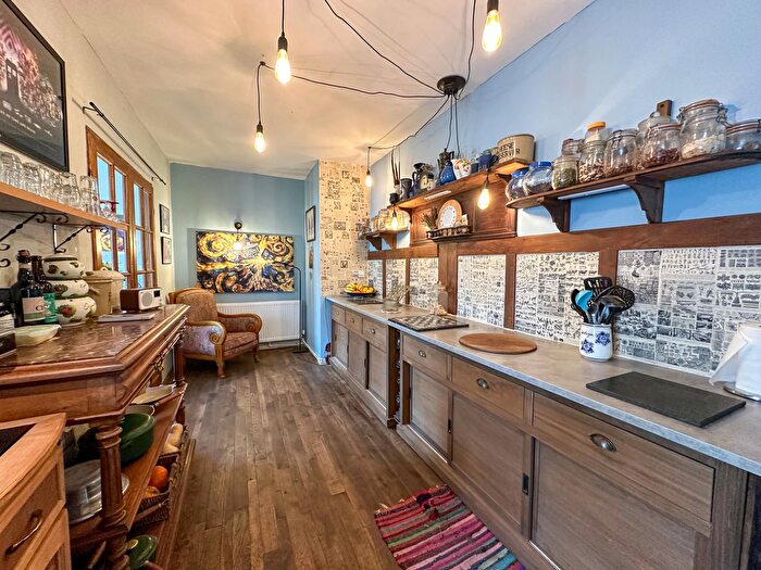 Maison à vendre - Jouac - 10 pièces - 6 chambres