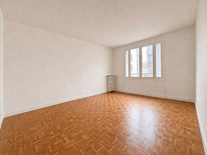 Grenier Point du Jour, Boulogne-Billancourt : Appartement 3 pièces à louer
