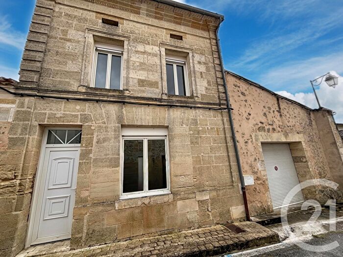 Maison à vendre - Montpon-Ménestérol - 4 pièces - 3 chambres