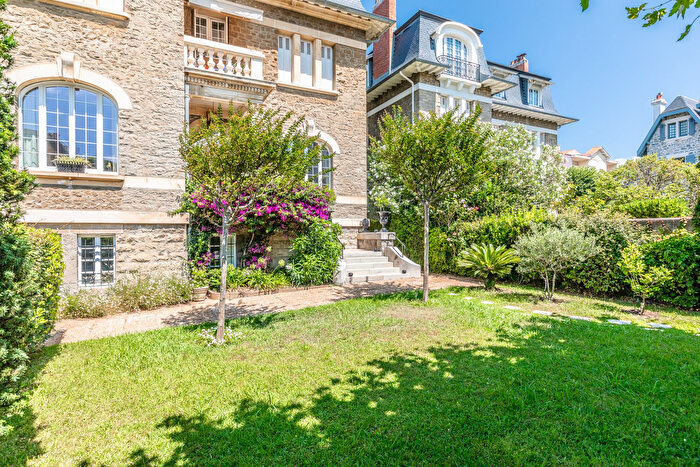 Appartement à vendre - Biarritz, Saint-Charles, Phare, Larochefoucauld - 5 pièces - 2 chambres