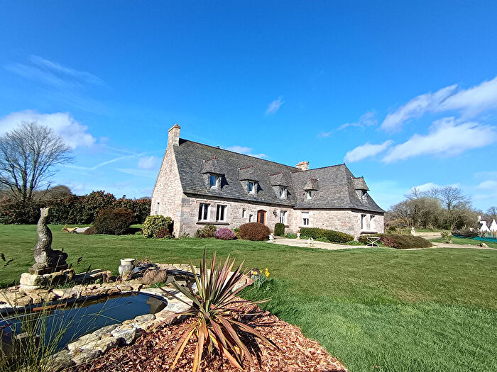 Maison à vendre - Landivisiau - 12 pièces - 6 chambres