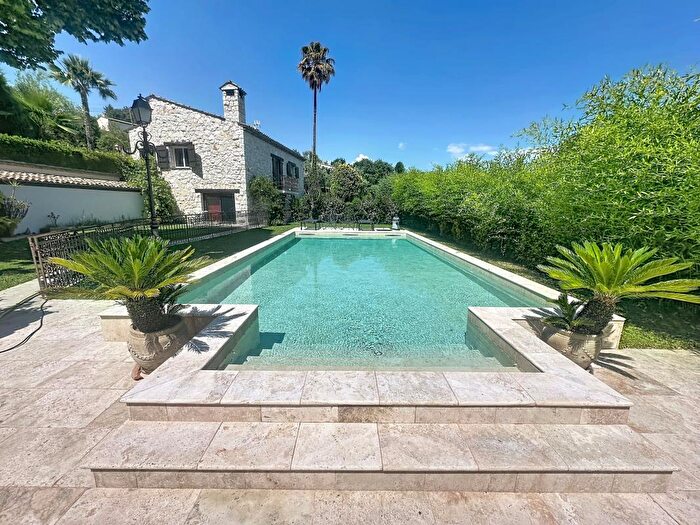 Maison 7 pièces à Gattières, à vendre