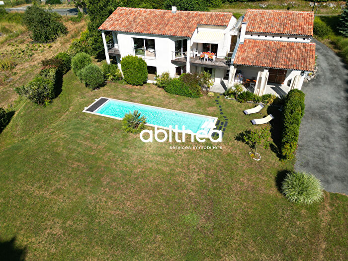 Maison à vendre - Pons - 6 pièces - 3 chambres