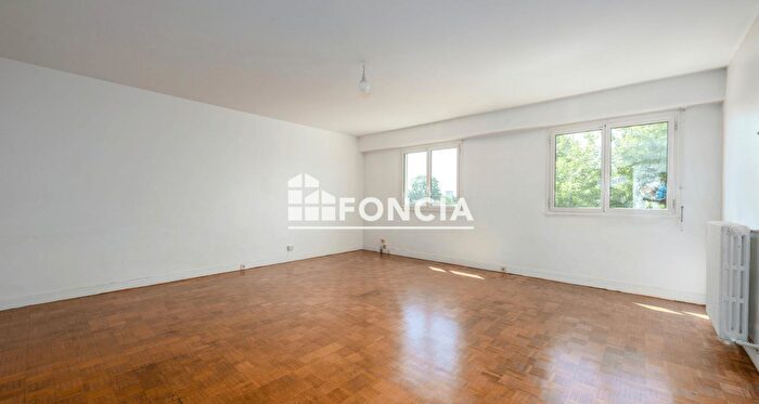 Appartement 4 pièces à Bourg-la-Reine, République, à vendre