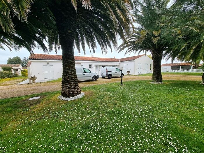 Maison à vendre - Le Château-dOléron - 6 pièces - 2 chambres