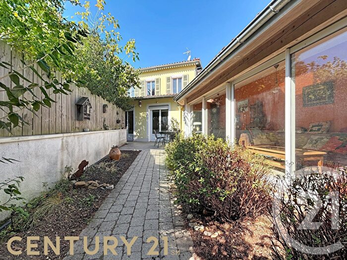Fontaines-sur-Saône - Maison 4 pièces à vendre