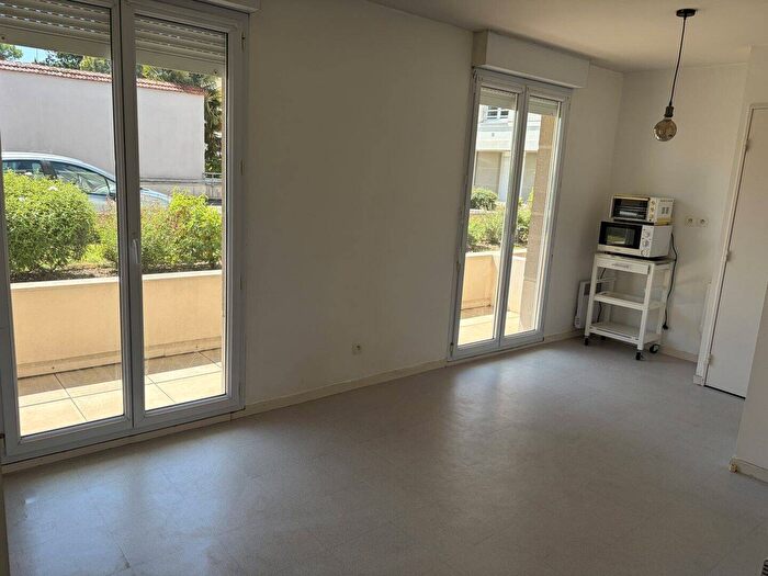 Madeleine-Saint Léonard-Justices, Angers : Appartement 1 pièce à louer