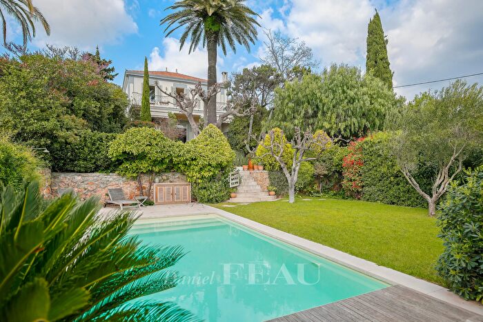 Maison à vendre - Sanary-sur-Mer, Centre-ville, Port - 6 pièces - 4 chambres