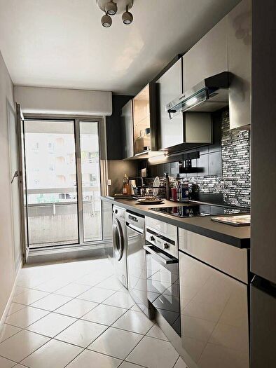 Pont de Flandre, Paris 19ème arrondissement - Appartement 4 pièces à louer