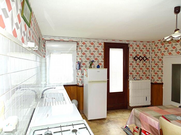 Maisons à vendre et appartements à louer - 1