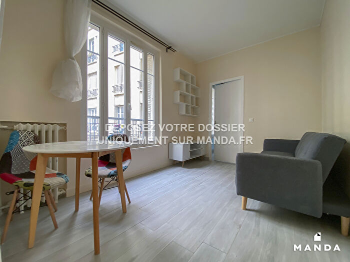 Appartement à louer - Paris e , Jules Joffrin - 2 pièces - 1 chambre