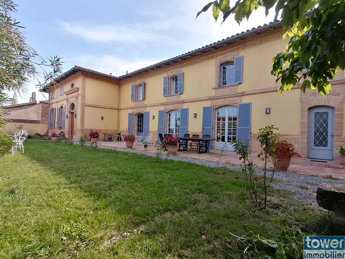 Maison 10 pièces à Varennes, à vendre