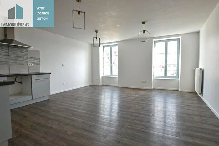 Appartement à louer - Centre Historique, Le Puy-en-Velay - 4 pièces - 3 chambres